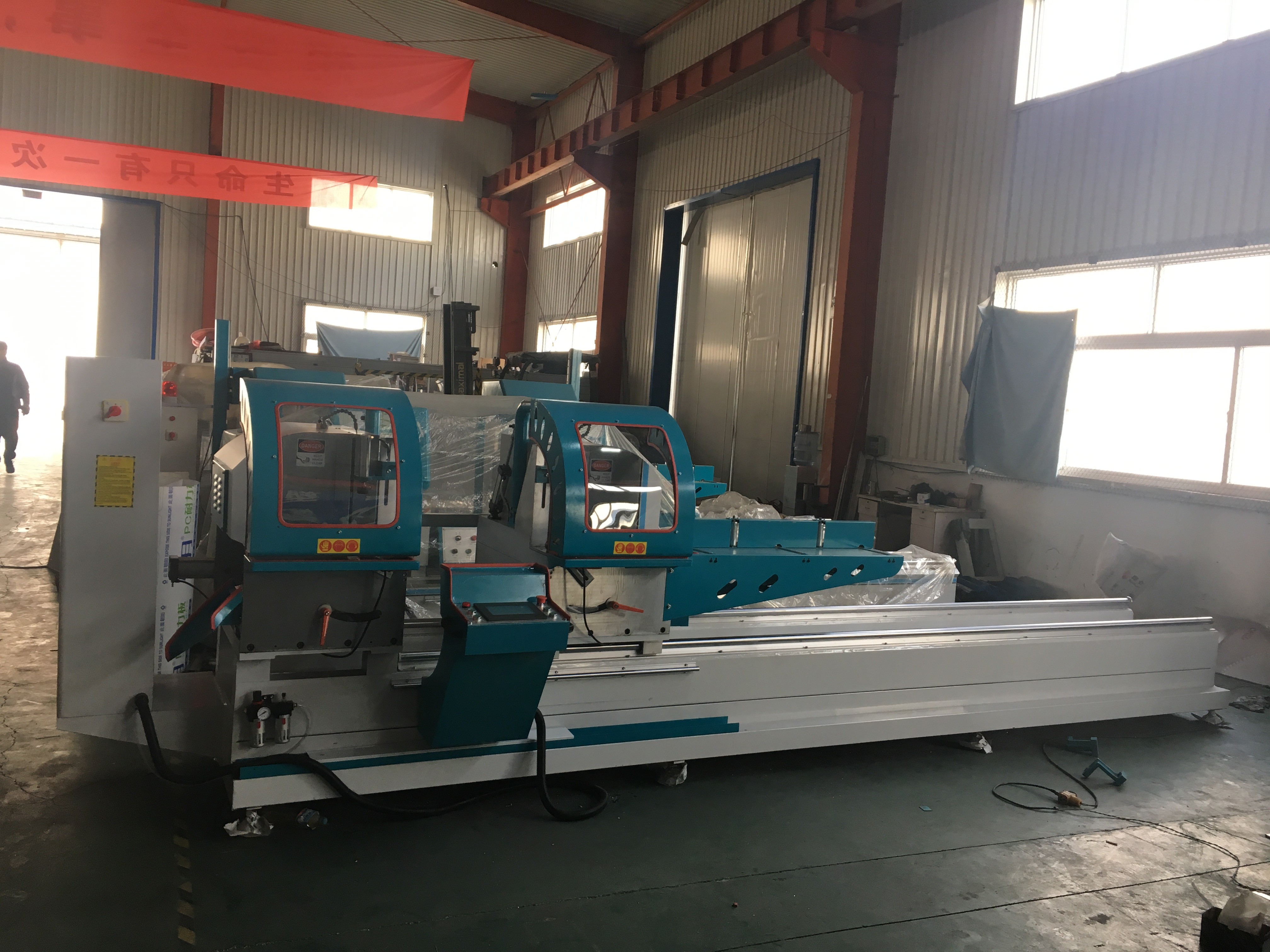 Double Mitre Saws For UPVC Window Machine / Profile Windows And Doors ...